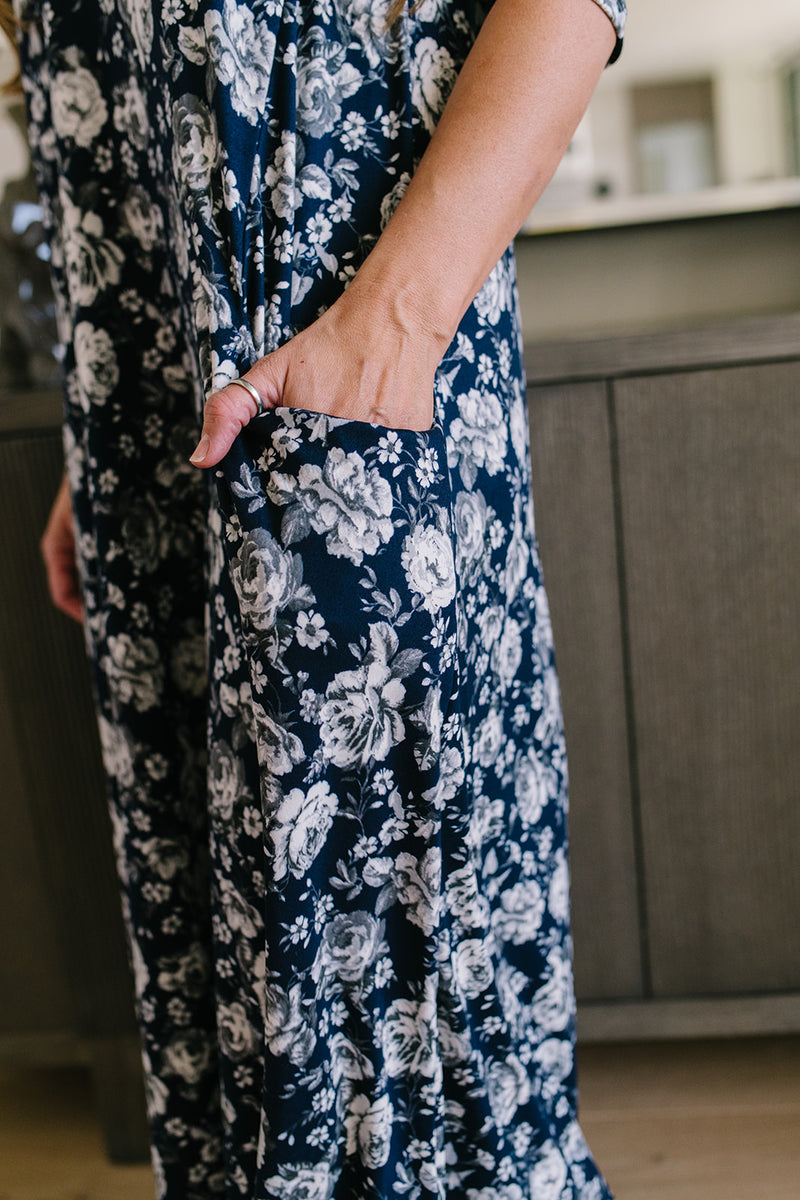 Jessi Dress Navy & White Floral – london bridges clothing